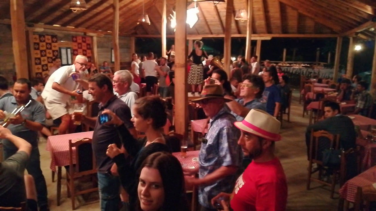 Danijela Veselinović - Guca 2017 - Kafana Stari Grad - YouTube