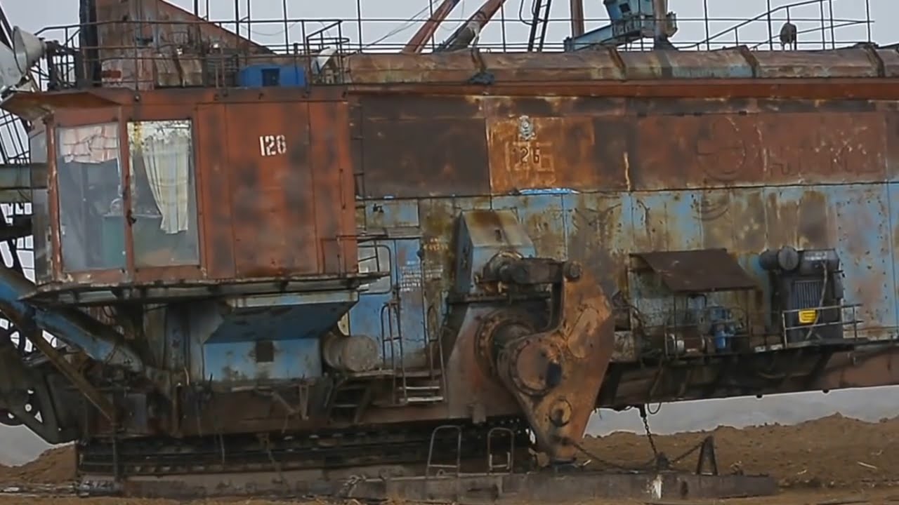 Old Soviet Walking Excavator - YouTube