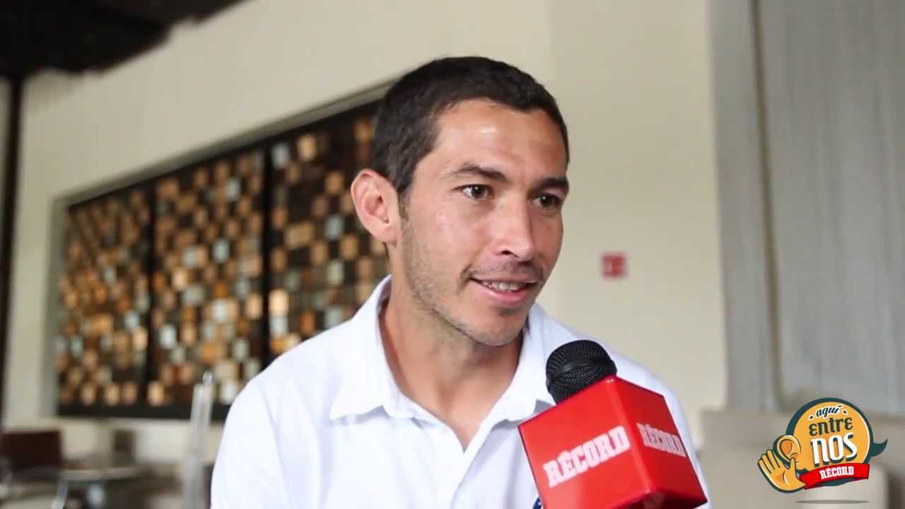 Aquí entre nos con Israel Castro - YouTube