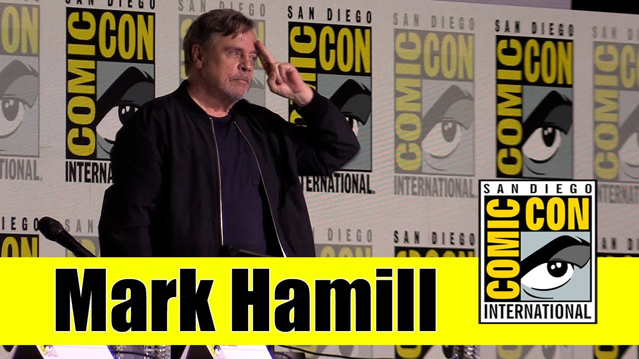 Legendary Mark Hamill Makes Surprise Comic Con Appearance - YouTube