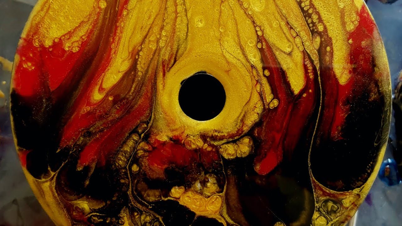 Resin Art on a CD disk."ALL FIRED UP"/ Easy demo, great for beginners ...