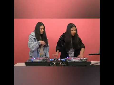 FEMALE AMAZING DJs SCRATCHING & KILLING IT ON DECKS! DJs Amira & Kayla ...