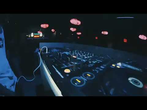 NGAMEN BARENG DERINA DERIN AT SEE LOOK RED / SLR