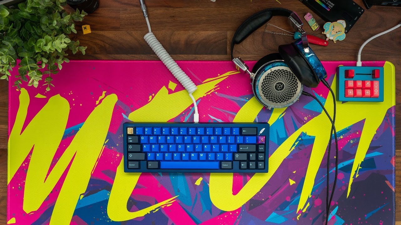 The HEADPHONE Show Custom Keyboard Crossover with ALEXOTOS, and ...