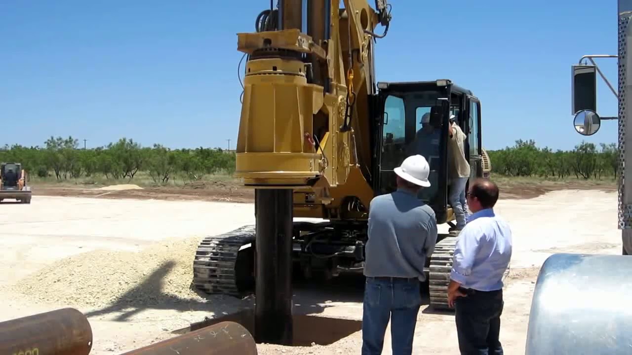 EK125 Rat Hole Drilling - YouTube