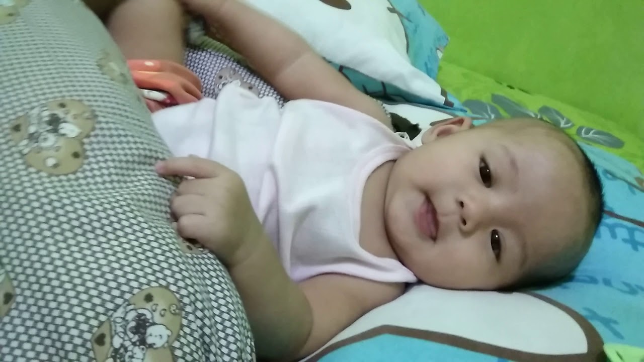 Bayi ketawa lucu - YouTube