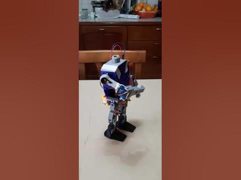 robot bipede Arduino - YouTube