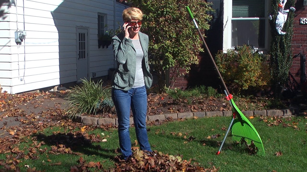 The StandRite Rake Stand. The convenient assistant for gardeners ...