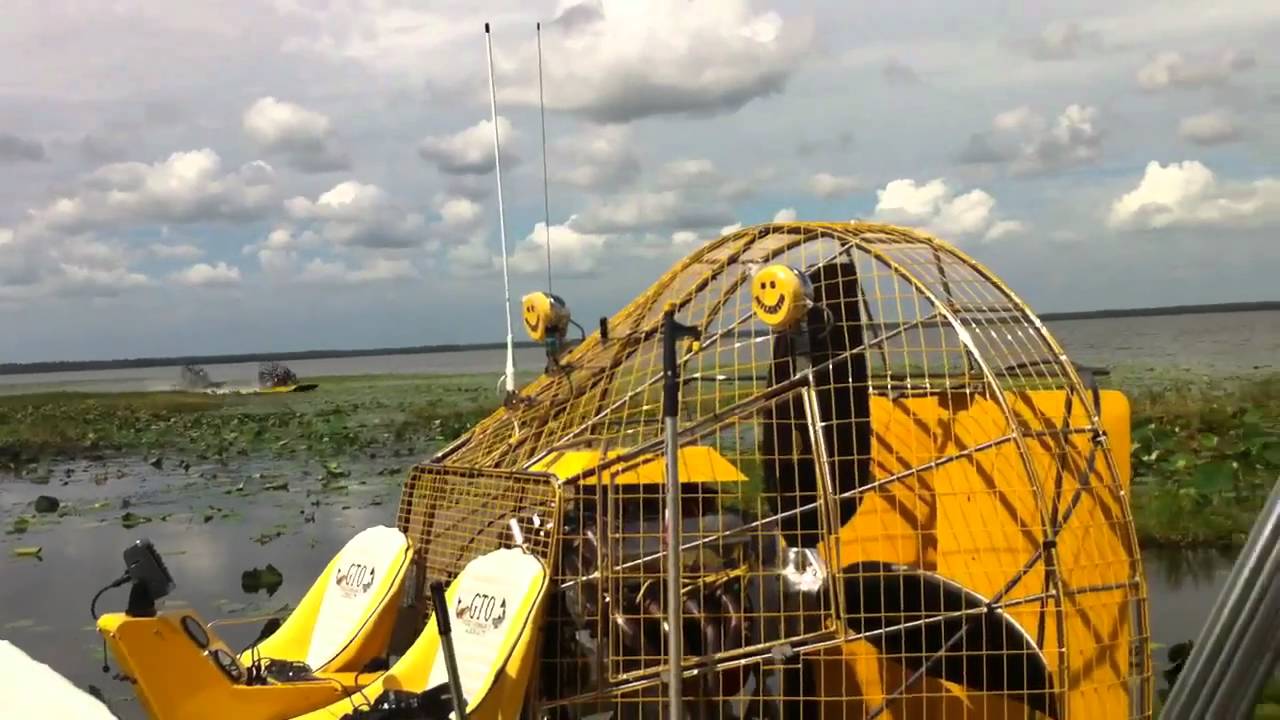 Air boat races - YouTube