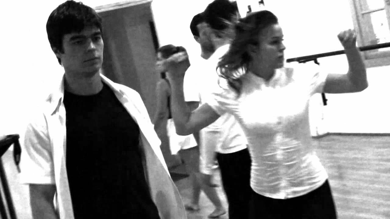 Metade - Cia de Dança Nando Berto - YouTube