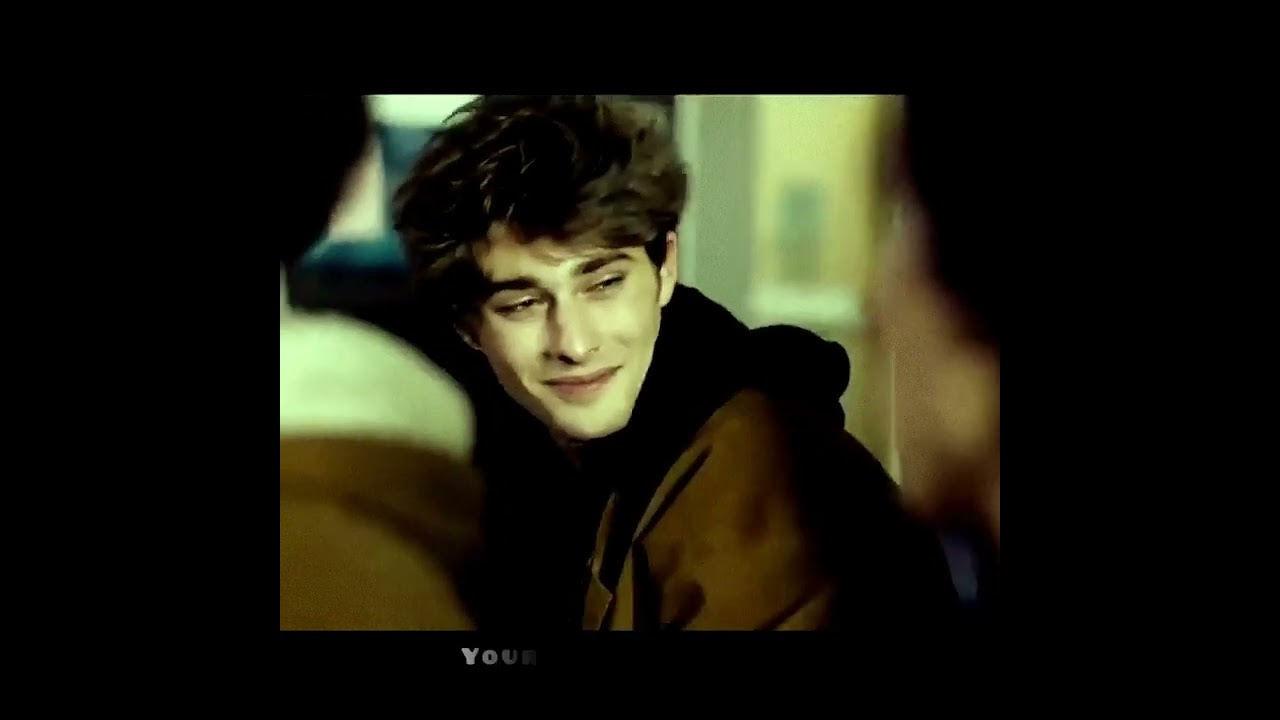 Lucas & Elliott: love from the first meeting 🥺♥️ #skamfrance - YouTube