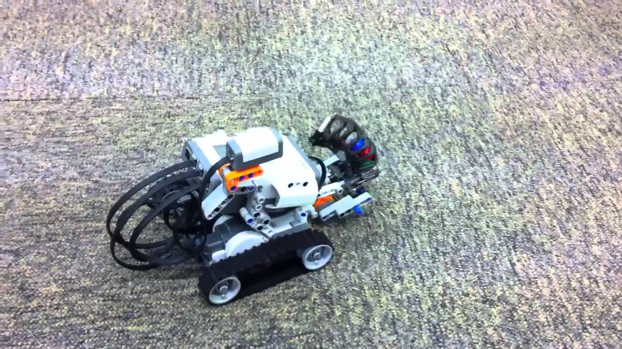 LEGO Mindstorms shooting robot - YouTube