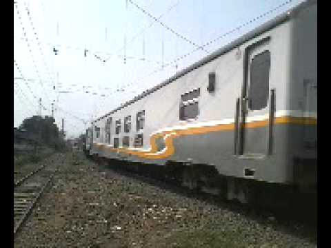 Langsiran BB 300 01 dan D 301 21 ft BP - YouTube