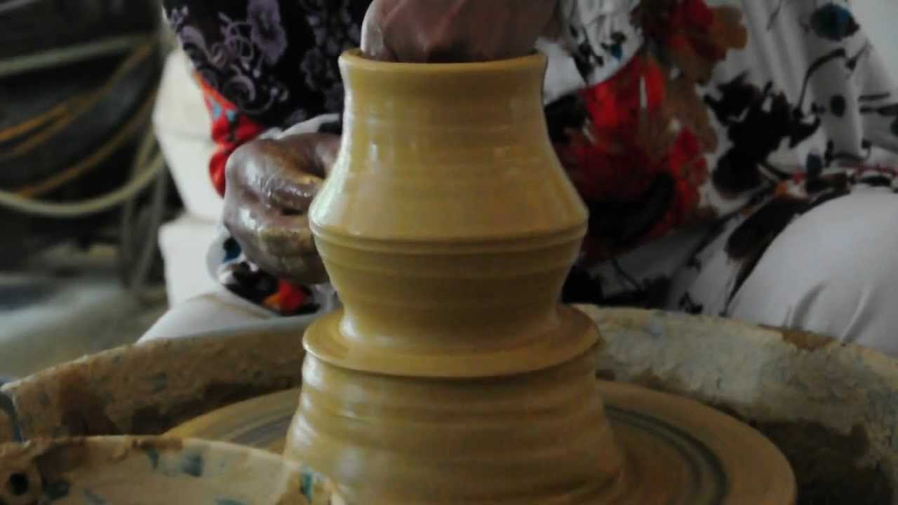 The Making Of Labu Sayong (Throwing Technique) Part 4 - YouTube