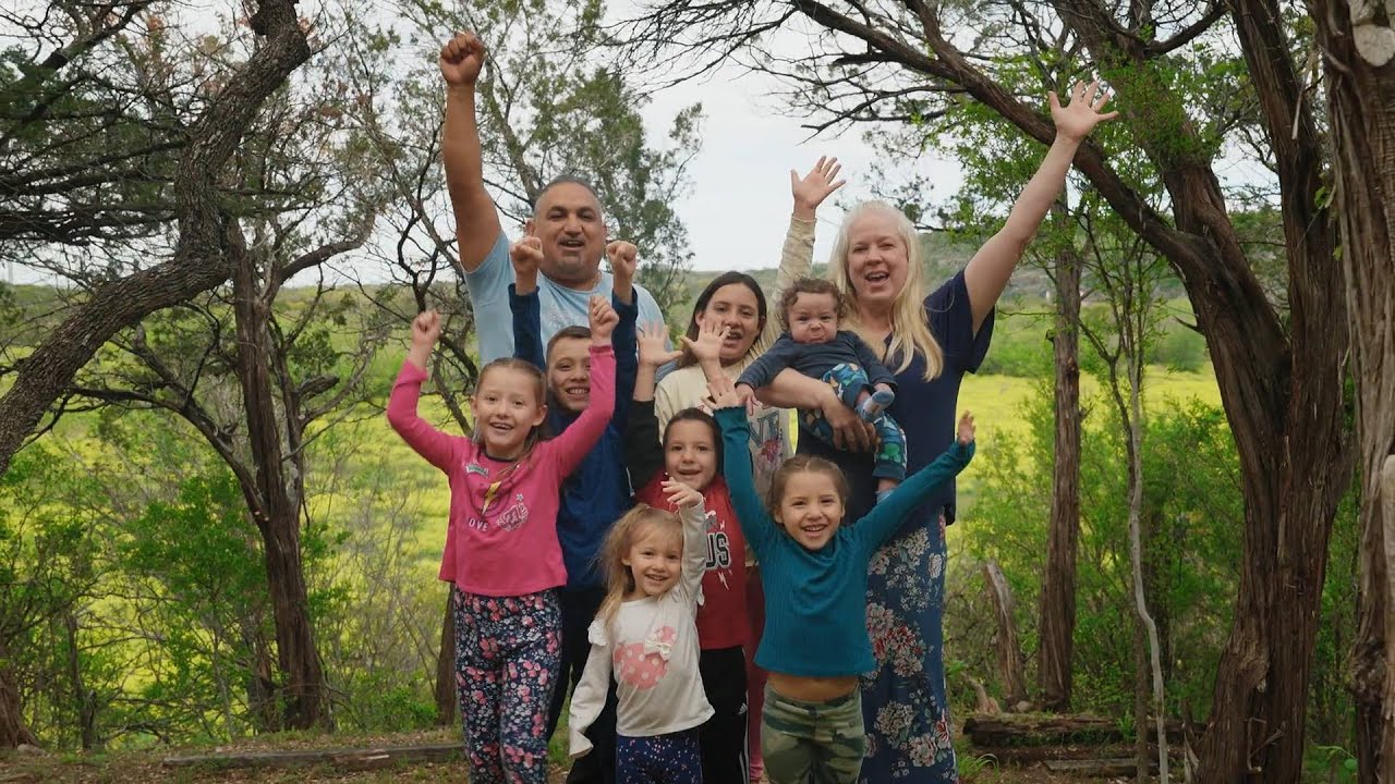 Flores Family || Joyfully Big || Trailer - YouTube