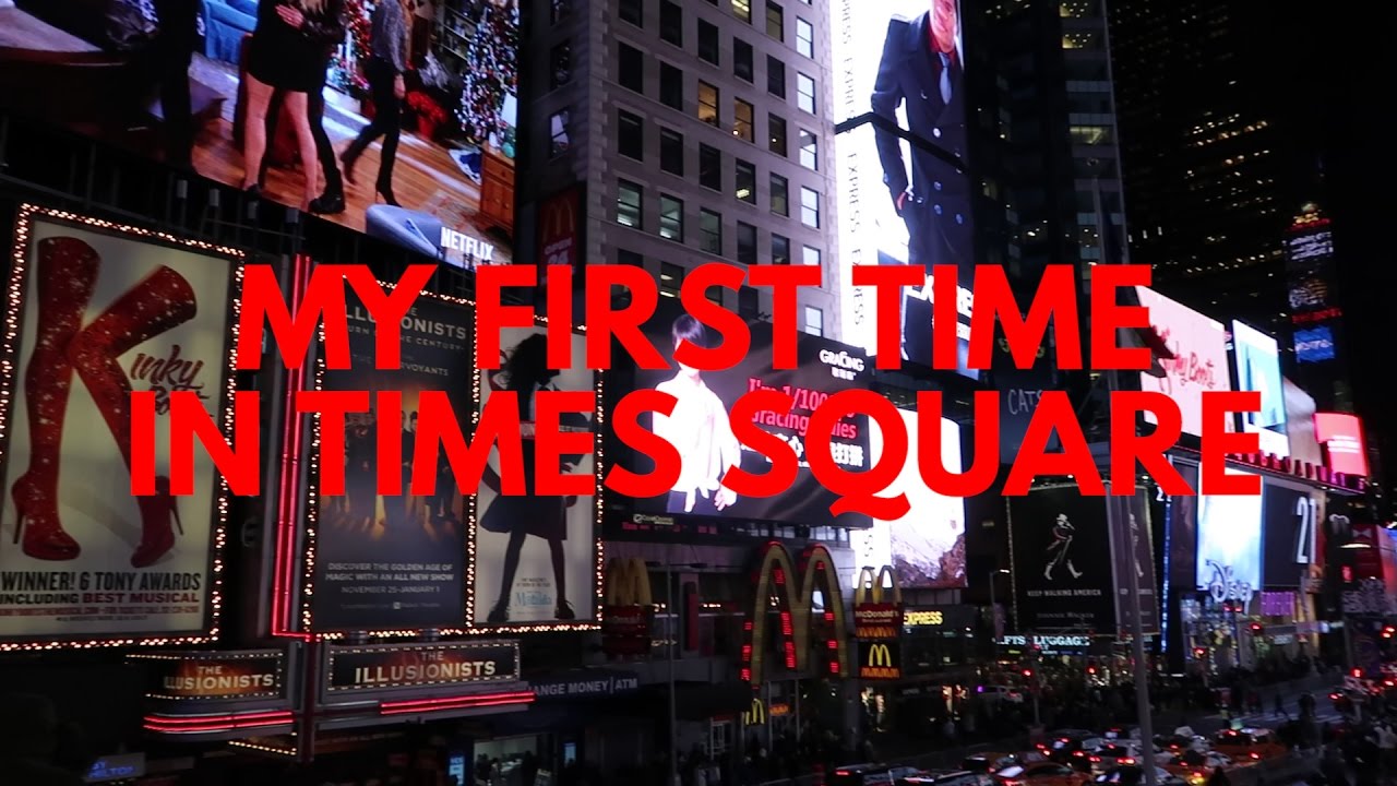 my first time in times square and my phone never dies - YouTube