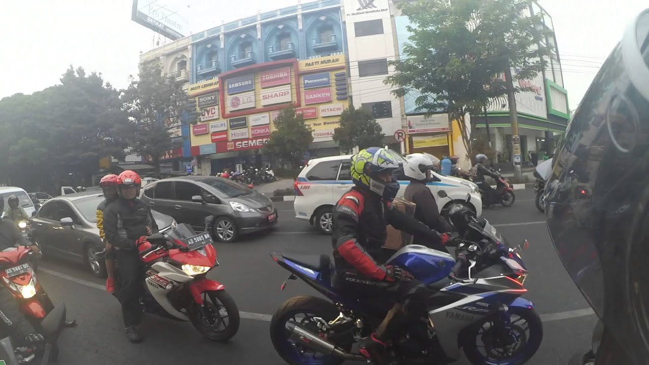 R25 Community's Solo City Touring #6 - YouTube