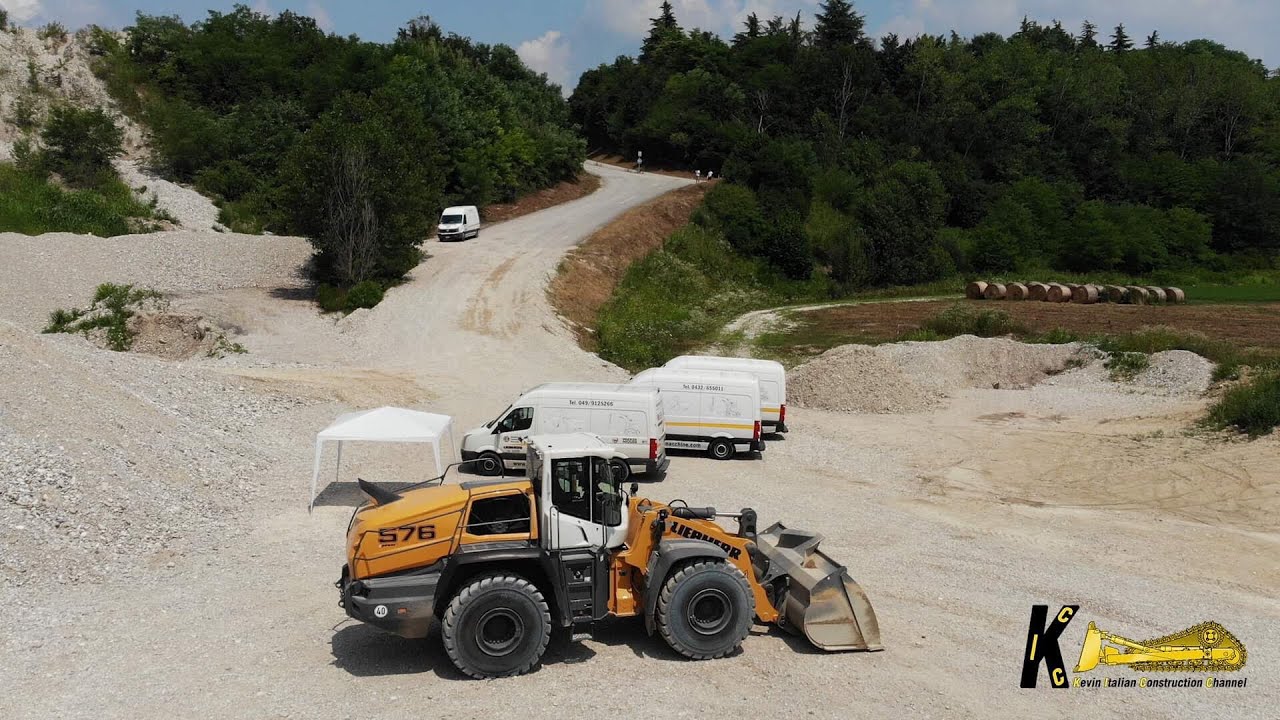 Liebherr L576 Wheel Loader Test Ride in a Gravel Pit - YouTube