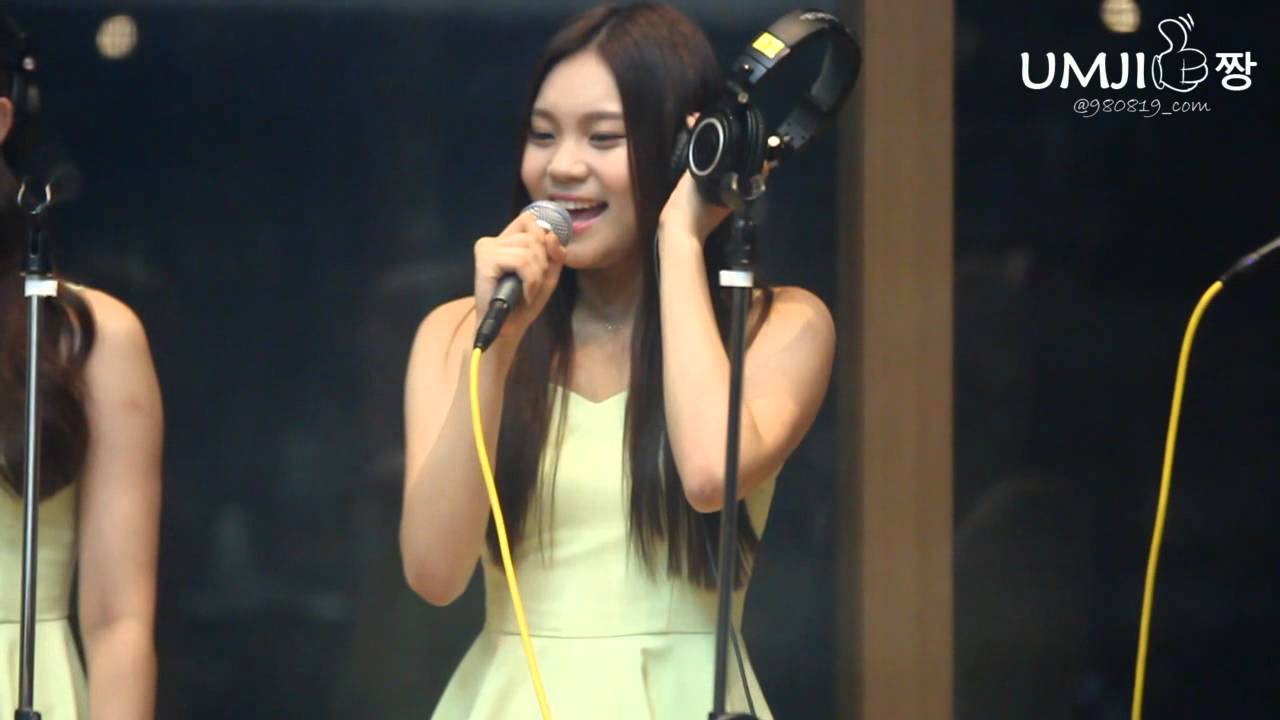 (Fancam) 150819 엄지 (Umji) 여자친구(GFRIEND) - 만화주제가 메들리 (Cartoon Song ...