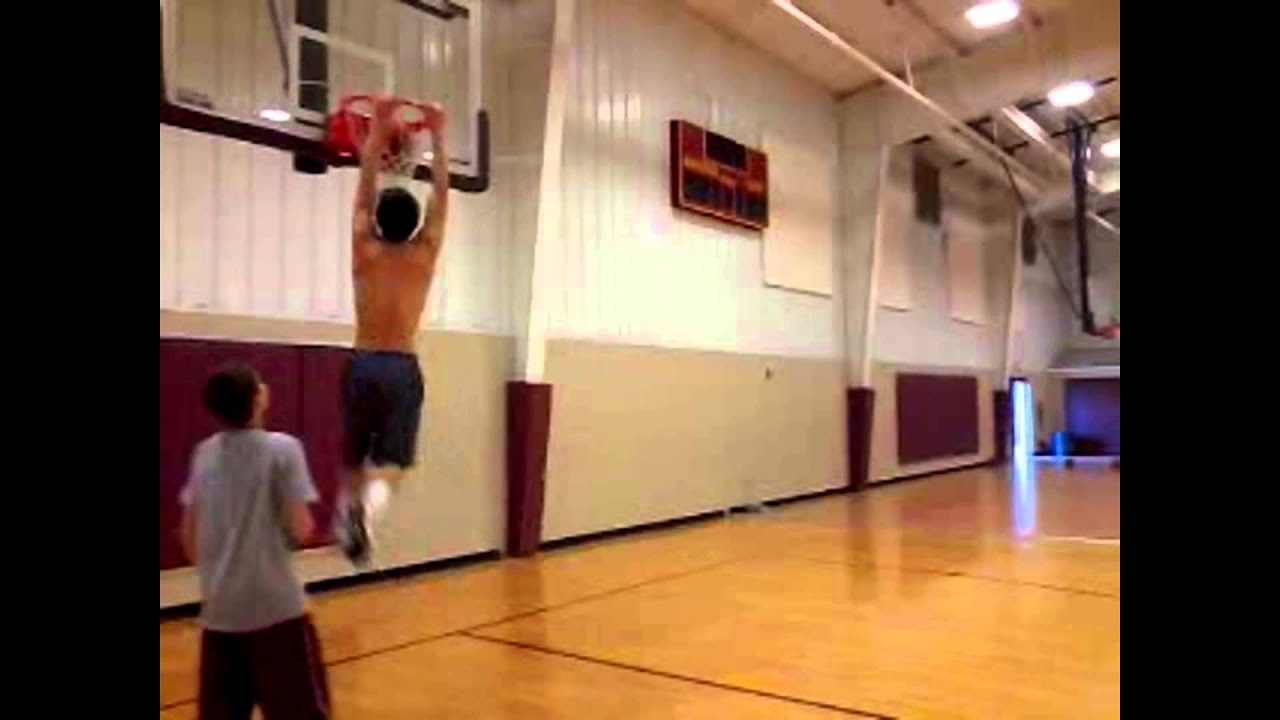 Short White Guy Dunking - YouTube