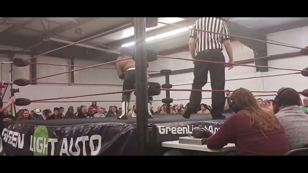 The Black Eagle Deonta Davis battles Jake Bravado. - YouTube