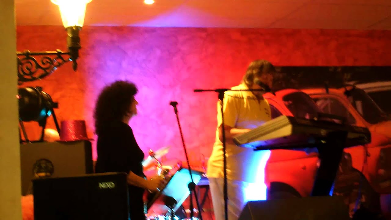 Animation de l'orchestre MADDOX 2012 - YouTube