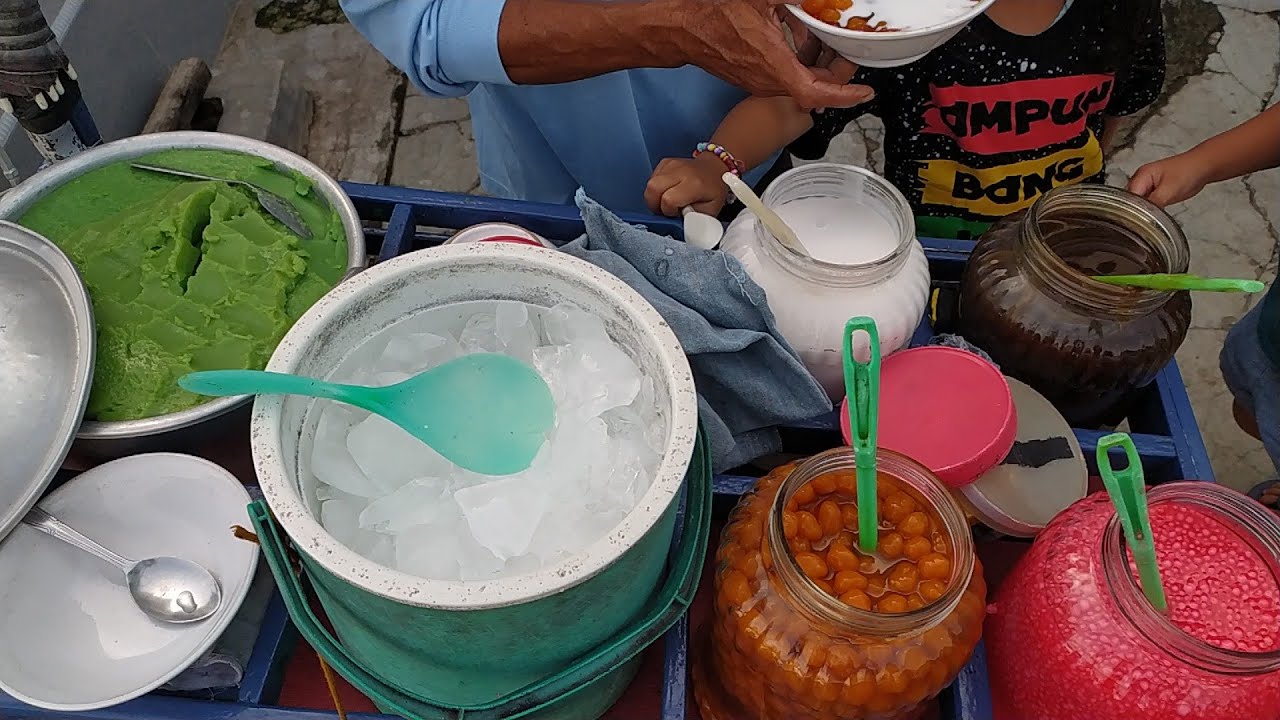 ES BUBUR SUMSUM KANG ENTIS | INDONESIAN TRADITIONAL DESSERT FOOD - YouTube
