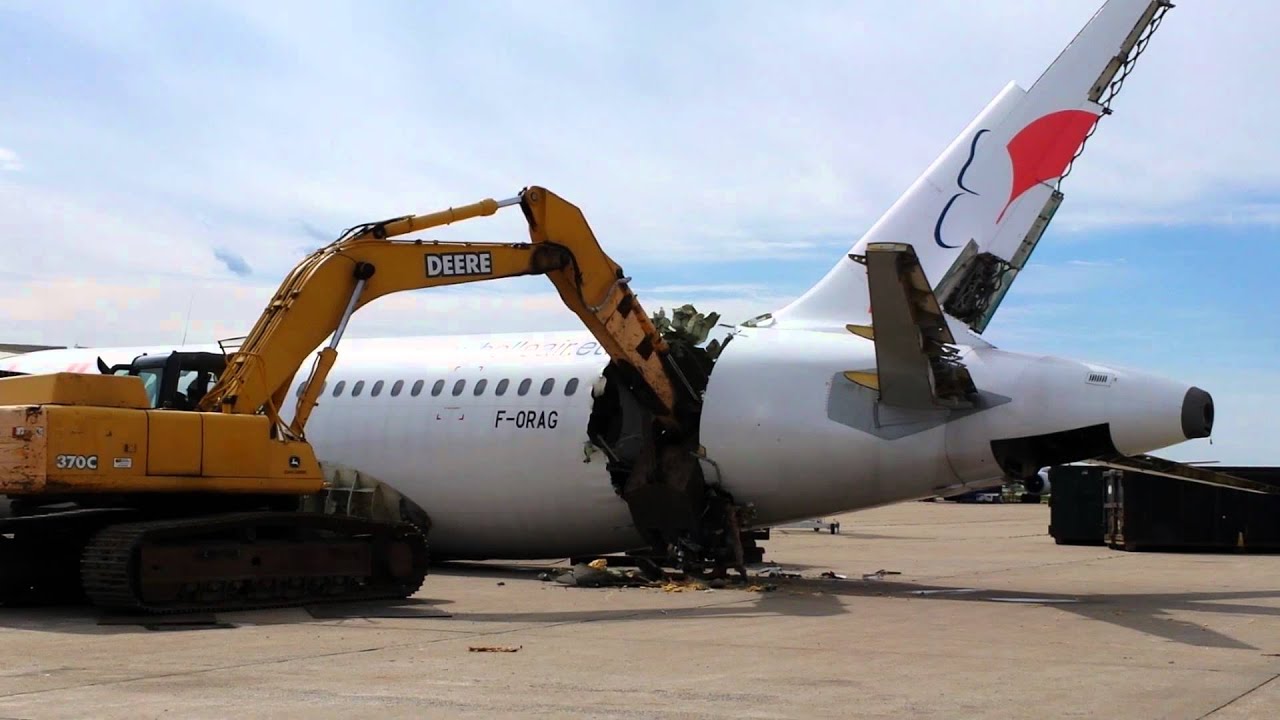 Crushing an Airbus A320 - YouTube