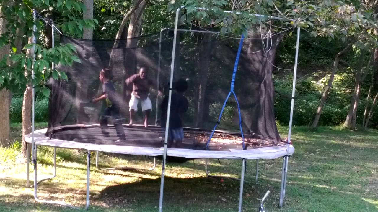 Trampoline fight club - YouTube