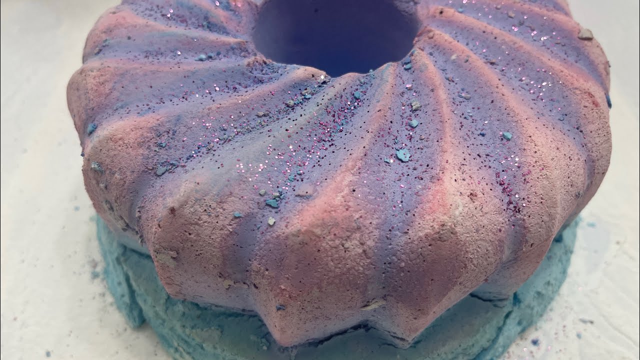 X-Large two layers gym chalk cake + fast version at 5:15 - YouTube