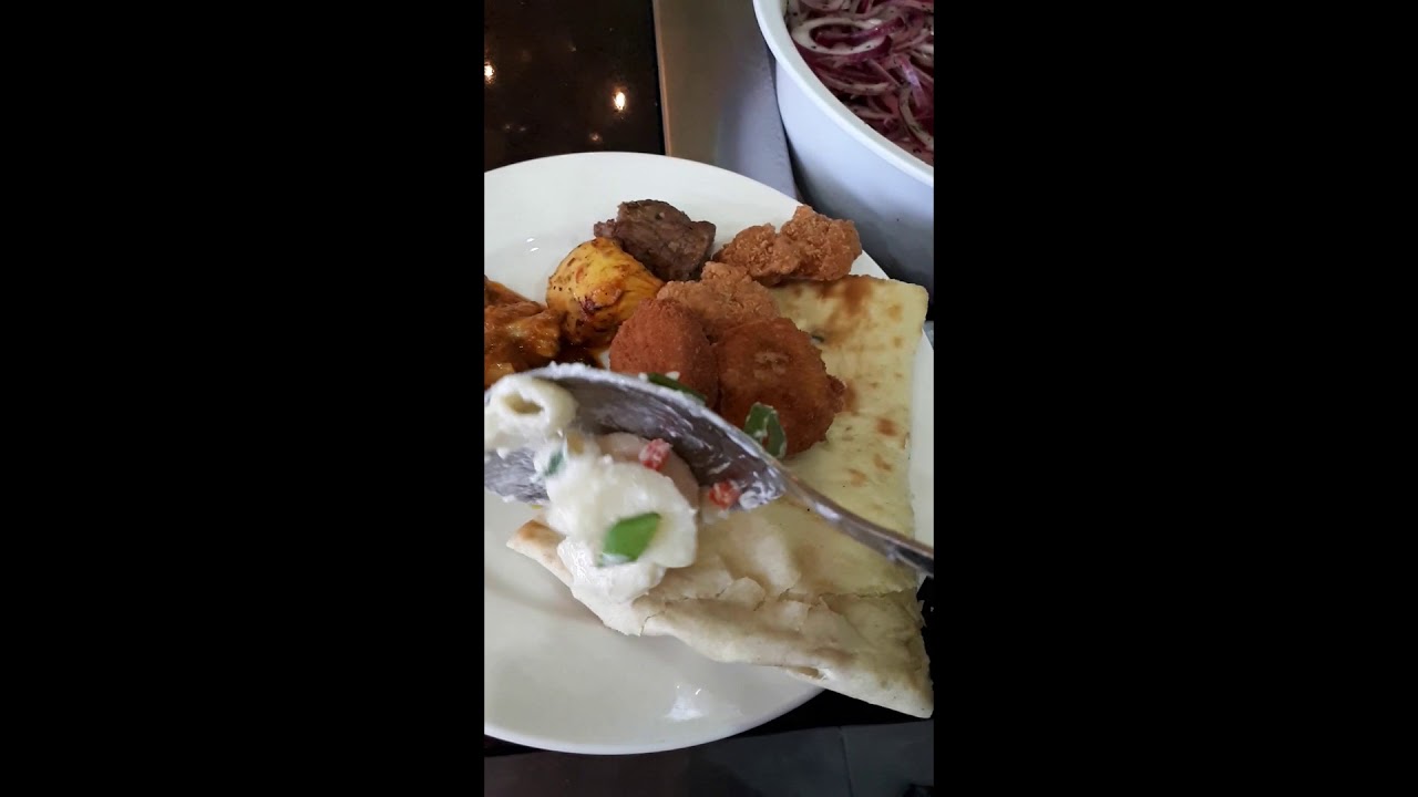 HALAL RESTAURANT REVIEW; ZAUQ BUFFET 2017 - YouTube