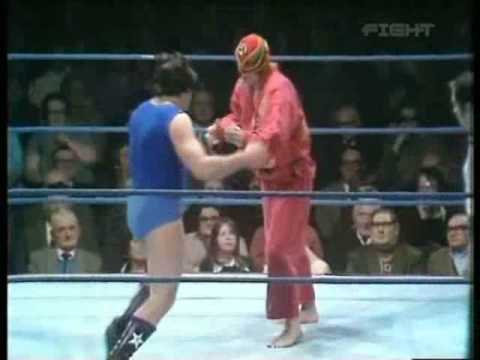 World Of Sport - Mark Rollerball Rocco vs Kung Fu pt.2 - YouTube