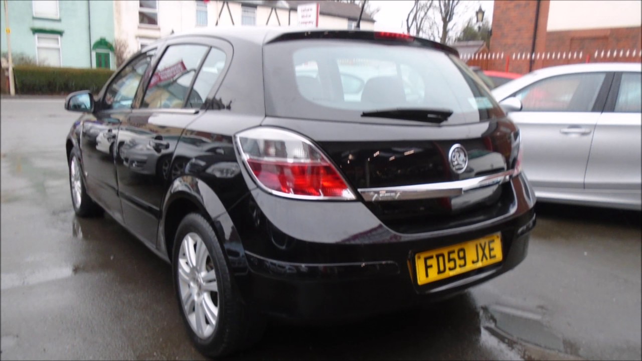 Vauxhall astra 5dr - YouTube