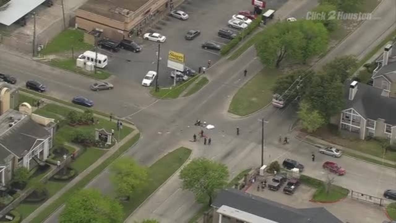 Police investigate deadly accident on Fondren Road in SW Houston - YouTube