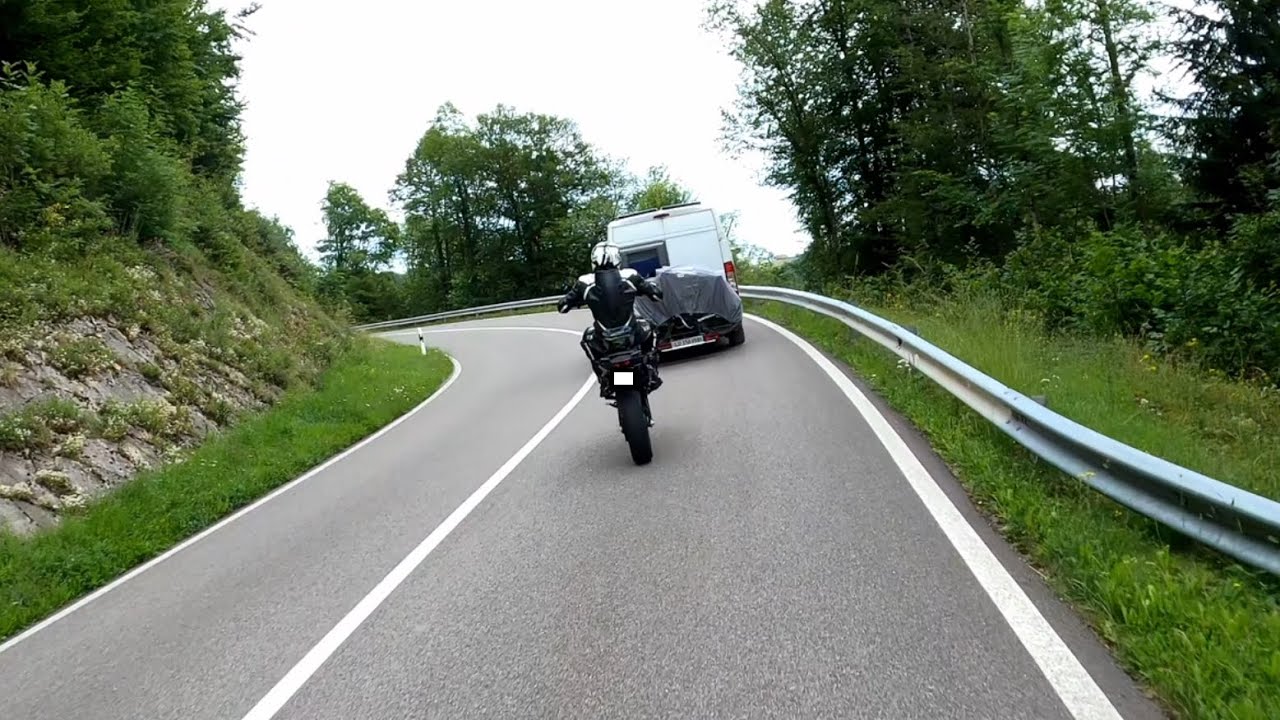 Yamaha MT-09 SP | FULL THROTTLE CHASING CRAZY GUY - YouTube