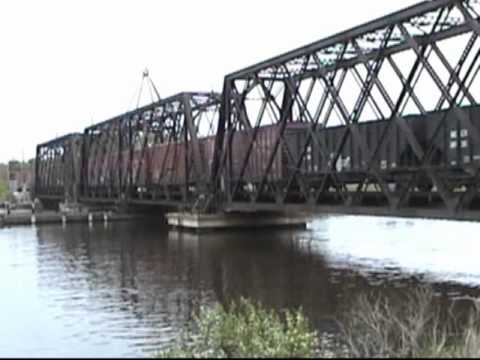 GCFX 6059 6043 5-24-04 Oshkosh, WI. - YouTube