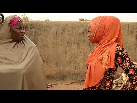 Musha Dariya [ Rigimar Aisha Dan Kano Da Budurwa ] Video - YouTube