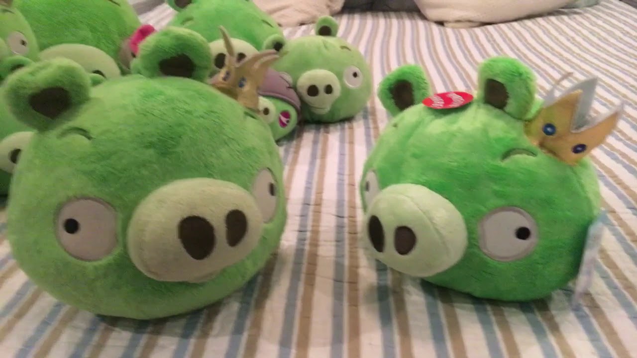 4th Minion & New King Pig (Leonard) Join The Piggy Crew - YouTube