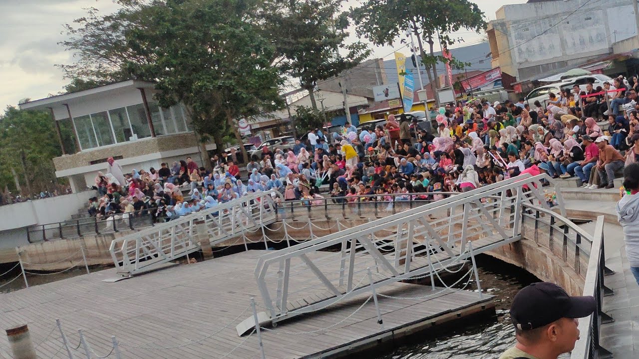 Prepare waterfront Pangururan Samosir Island nonton waterlight show ...