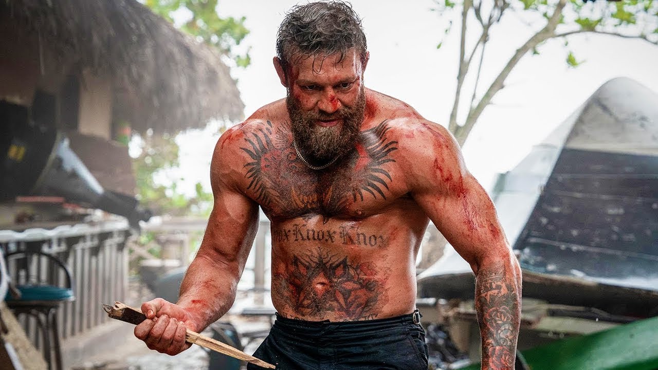 Un fost luptător de la UFC începe să lucreze ca bodyguard - YouTube