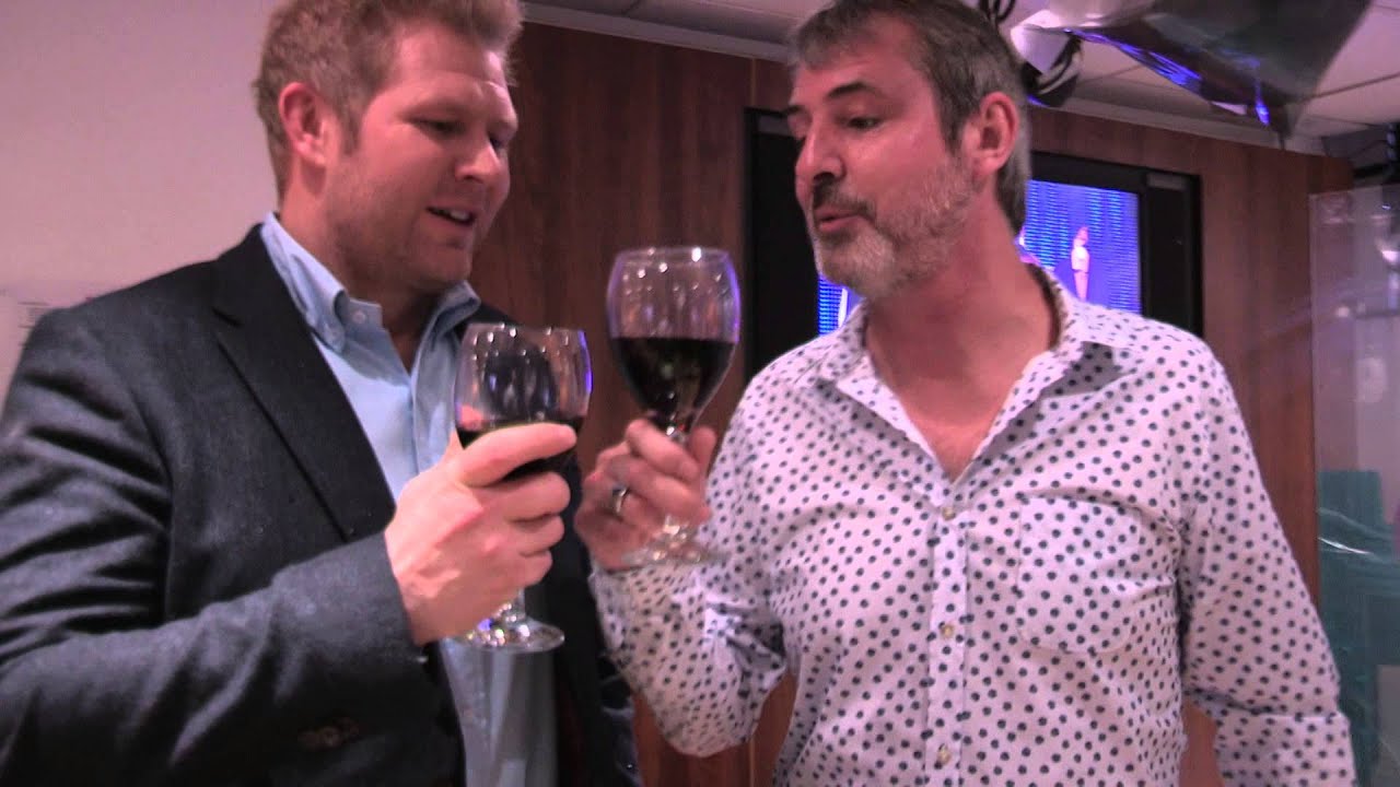 Neil, Matthew & Fern's Aftershow Celebrations - The Chase - YouTube