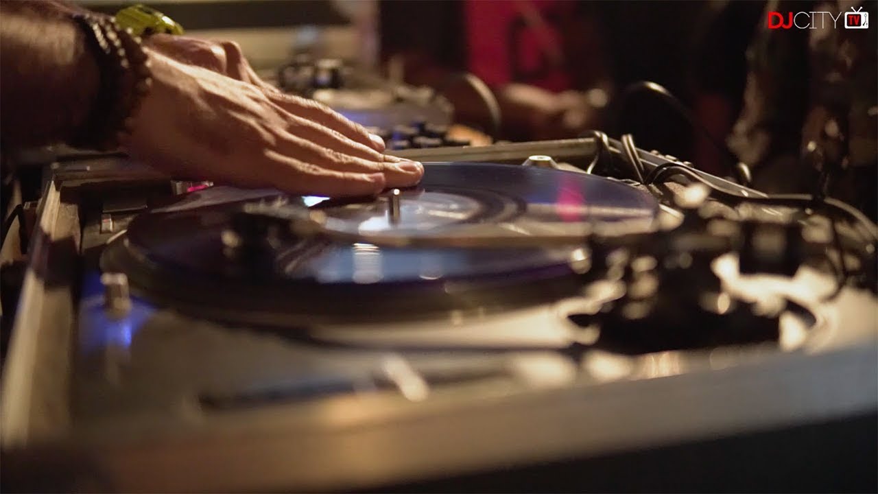 Canadian DJs Connect at DJcity Linkup in Toronto - YouTube