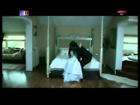 Ebru Gündeş-Kızıl Mavi