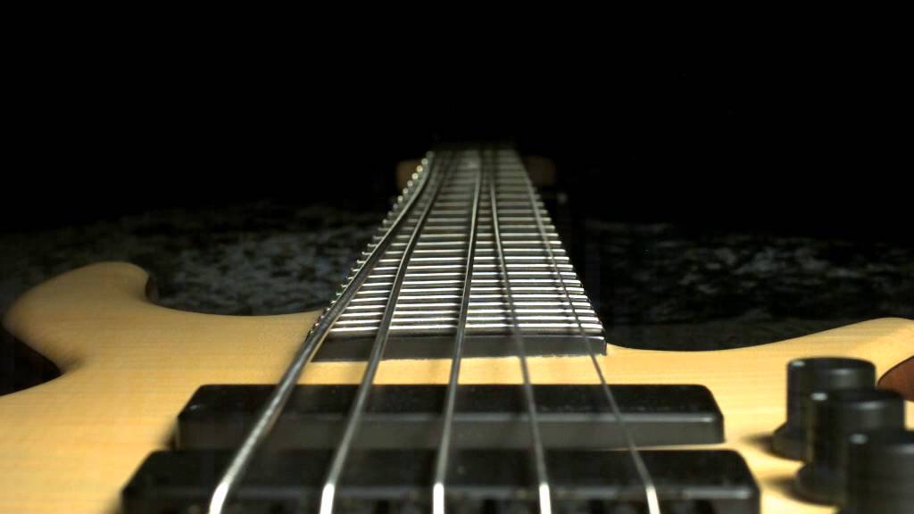 Overwater Bass Guitar Strings at 2,000 Frames Per Second - YouTube