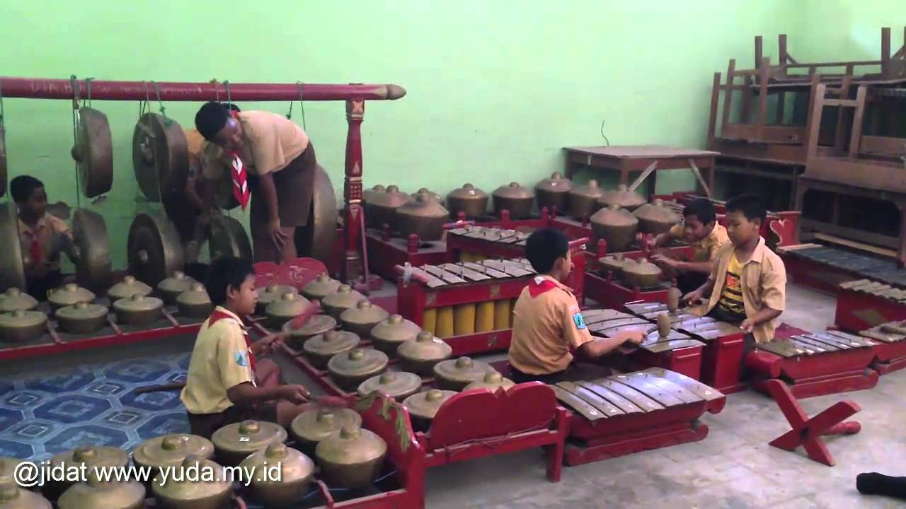 Gambang Suling - Karawitan SDN Mojorayung 01 - YouTube