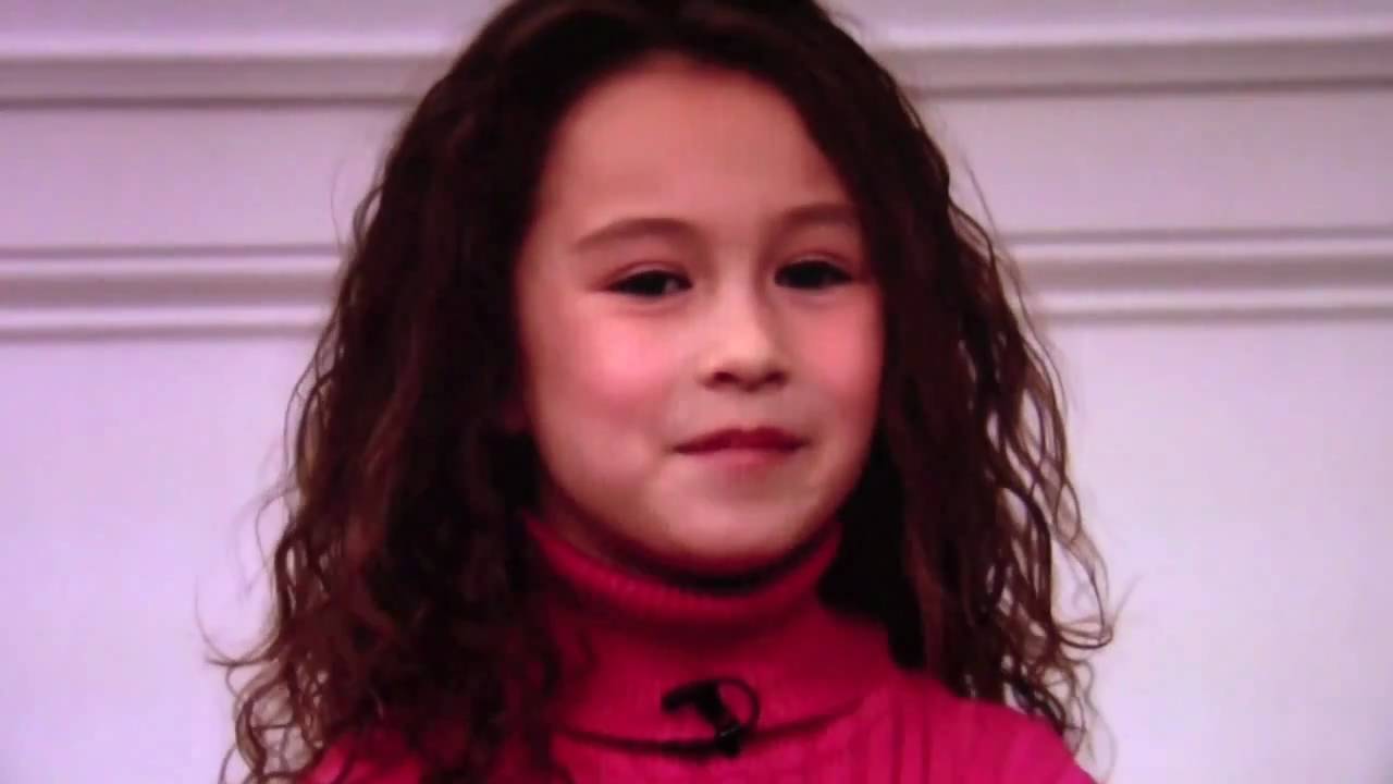 Rhema Marvanne singing Amazing Grace - YouTube