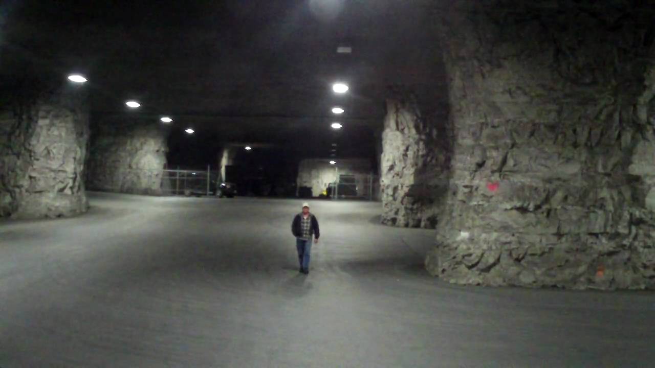 A cave in Carthage Missouri and me. - YouTube
