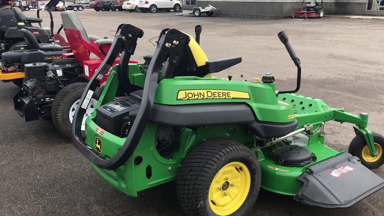 JOHN DEERE Z520A - YouTube