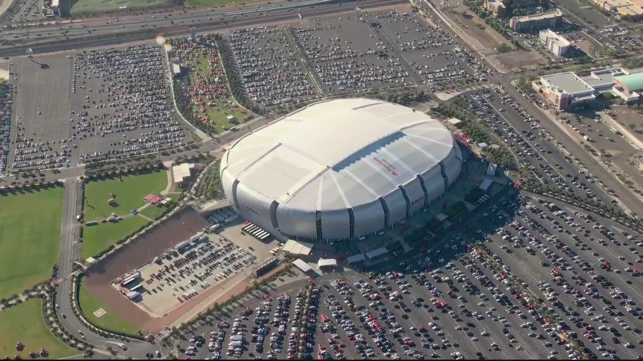 Fans gathering at State Farm Stadium for Cardinals-Packers game - YouTube