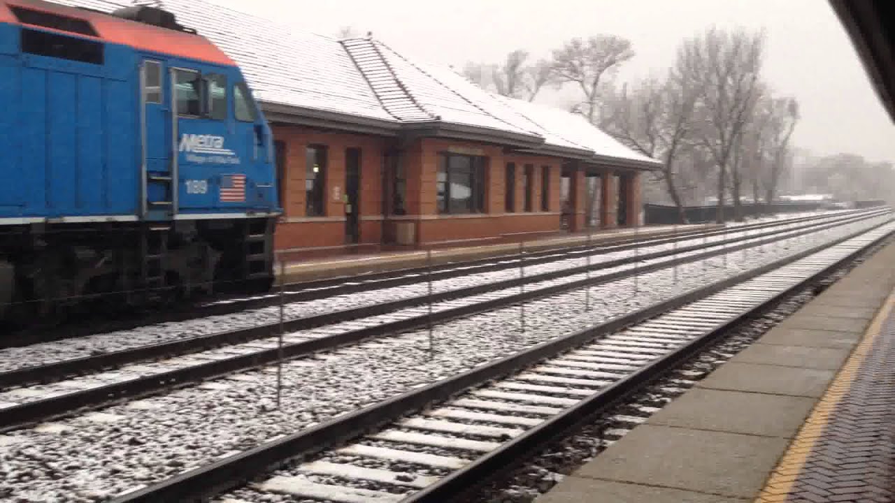 Inbound Metra 185 express overtakes Inbound Metra 189 local at ...